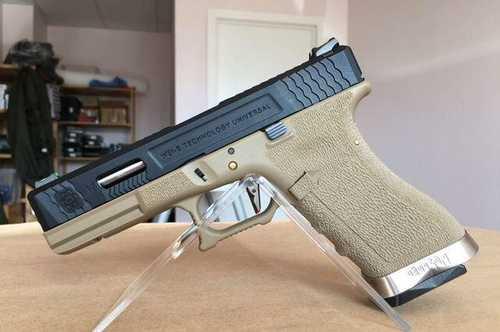 Пистолет страйкбольный Glock17 2-Tone