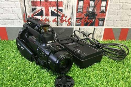 Видеокамера Sony CCD-FX300E