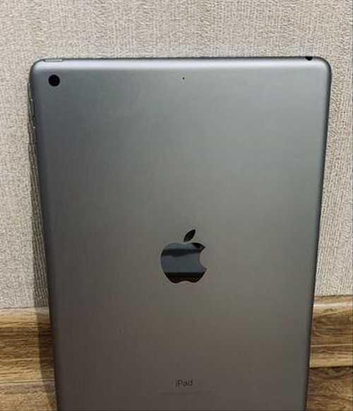 Apple iPad (6-го поколения) 2018 32Gb Space Gray
