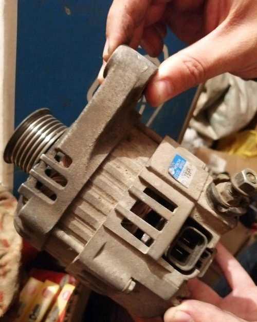 Навесное с двс Nissan cube 2001.Гениратор