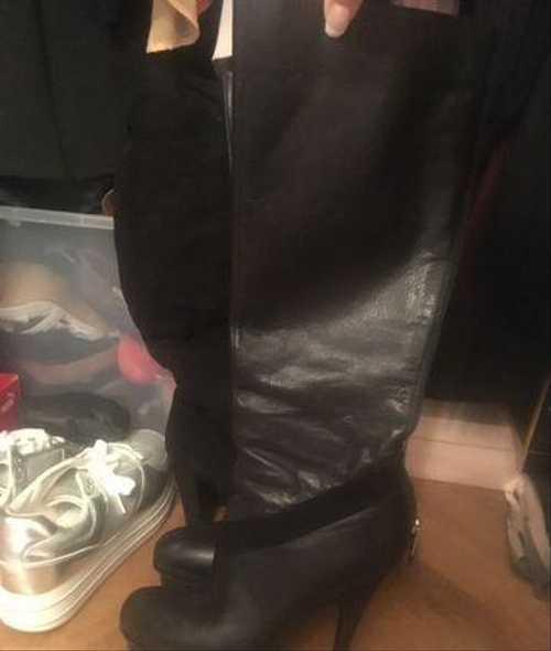 Женские кожаные сапоги YSL