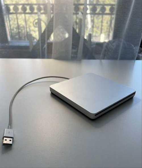 Дисковод Apple USB SuperDrive