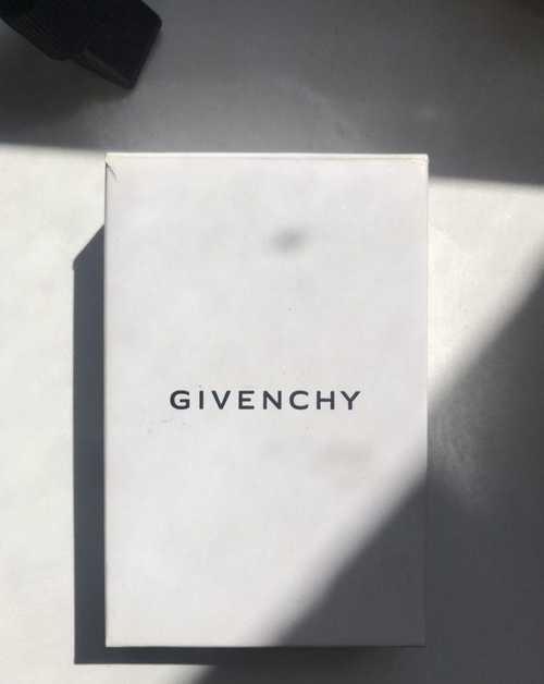 Зажигалки Givenchy