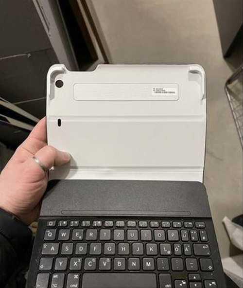 Logitech UltraThin Keyboard Folio for Apple iPad M