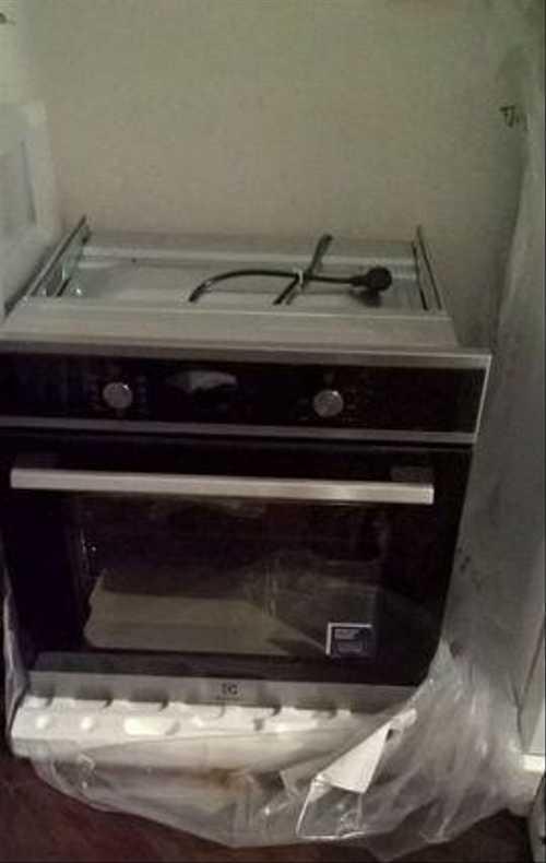 Духовой шкаф Electrolux