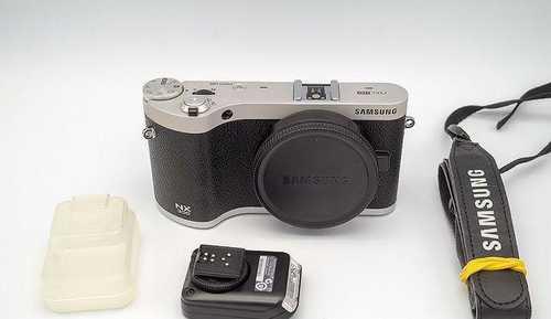 Samsung NX300 body