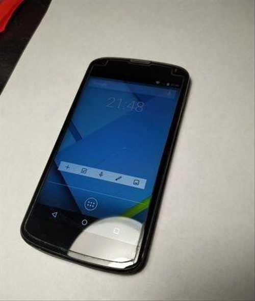 Смартфон LG Nexus 4 E960