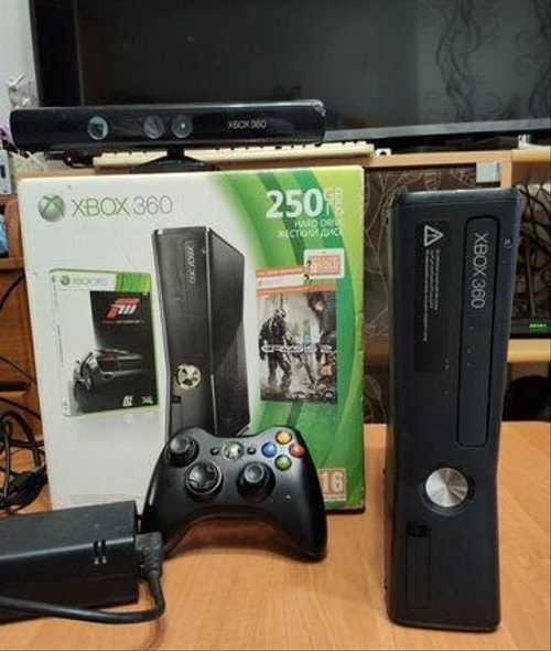 Xbox 360 Slim прошитая Freeboot + Kinect + игры