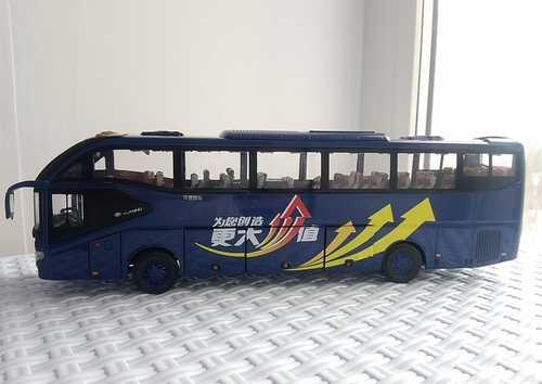 Китайский автобус Yutong ZK6127H (масштаб 1:43)