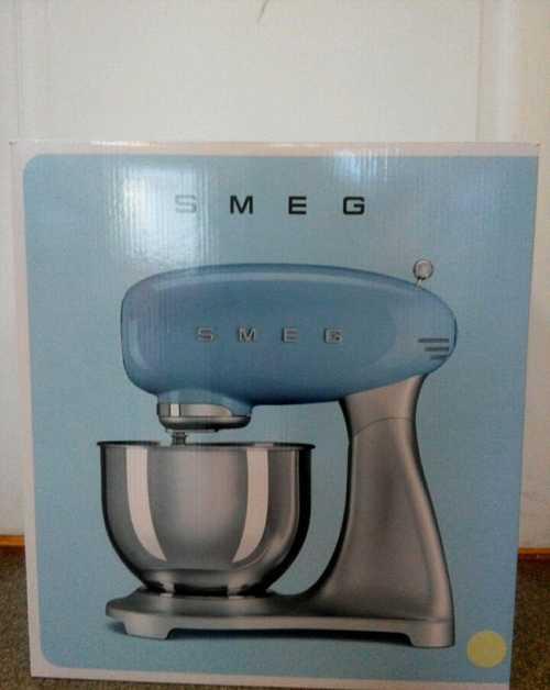 Миксер Smeg SMF01 Новый