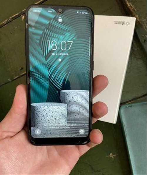 Телефон samsung m01
