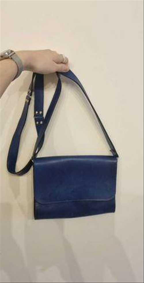 Сумка кожаная через плечо синяя