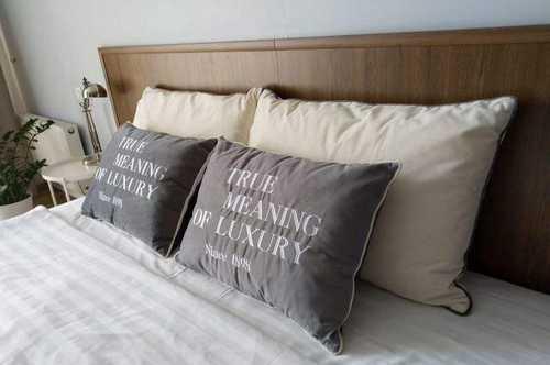 Декоративный комплект подушек+покрывало King Koil