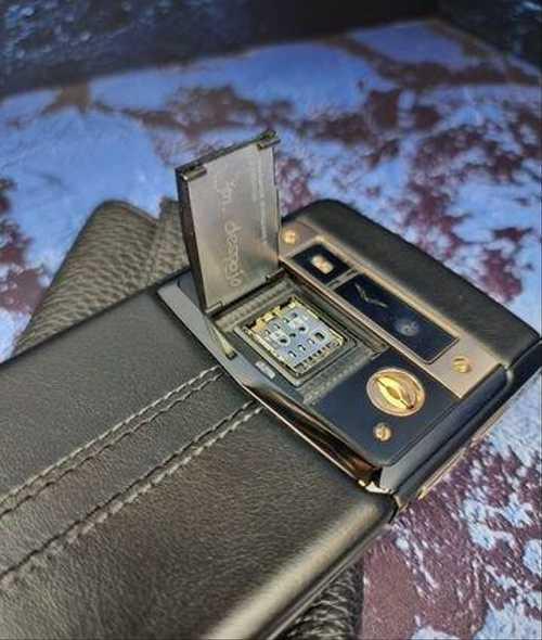 Vertu Signature Touch Pure Jet Red Gold