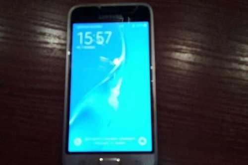 Телефон Samsung galaxy j1