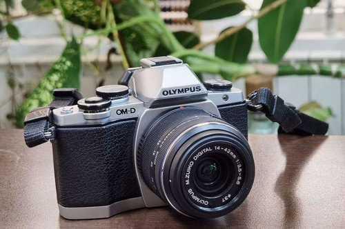 Фотоаппарат Olympus om-d e-m10 c объективом 14-42