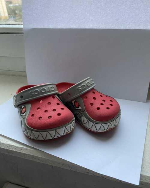 Сабо crocs, с8, мигают при ходьбе