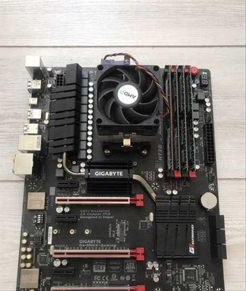 Топовая Gigabyte GA-990FX-Gaming