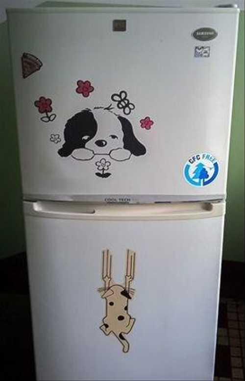 Компактный и вместительный холодильник Samsung