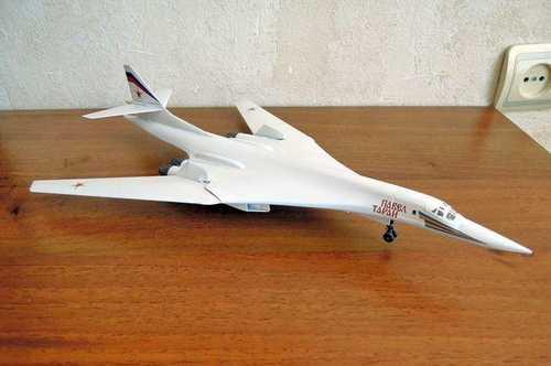 Сборная модель Ту-160 из пластика, масштаб 1/144