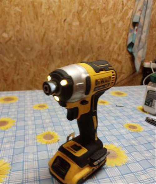 Dewalt импакт 887