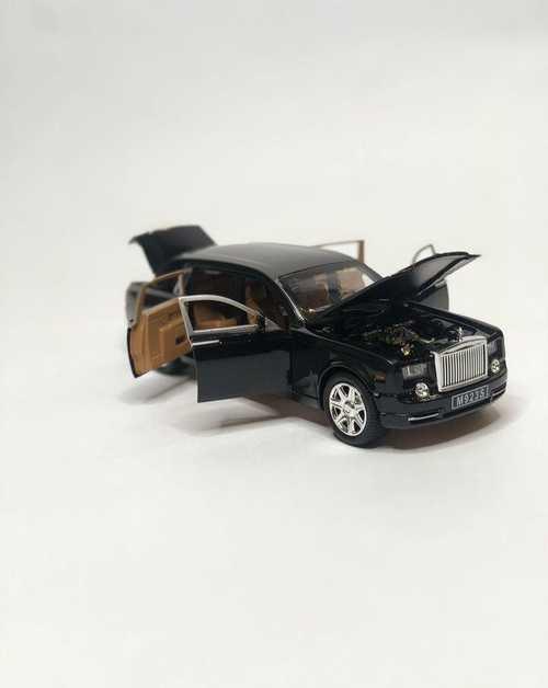 Модель Машины Rolls Royce Phantom 1:24