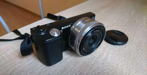 Sony NEX-5 16mm F/2.8
