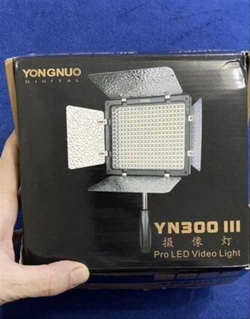 Светодиодная лампа Yongnuo YN300 III