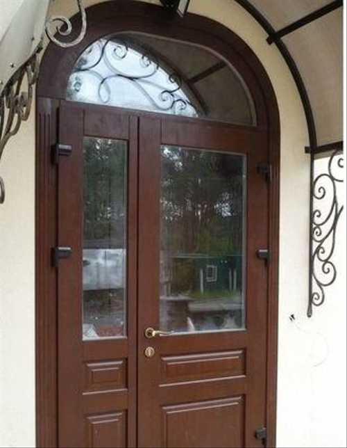 Дверь входная алюминиевая арочная