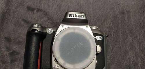 Зеркальный плёночный nikon F75 c nikkor 28-100