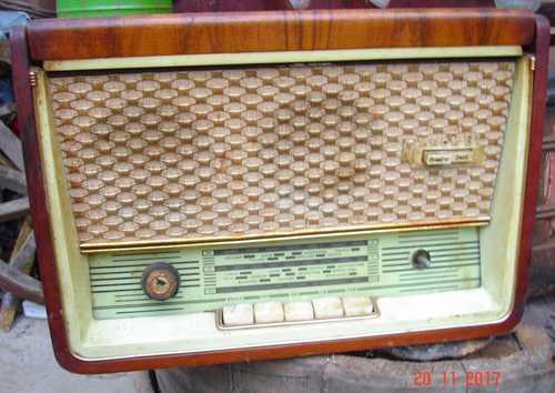 Радиоприемник Минск-61 радиола СССР старинный