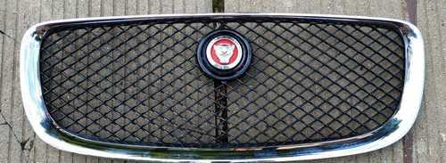 Решетка радиатора Jaguar XJ в кузове X351 дорест
