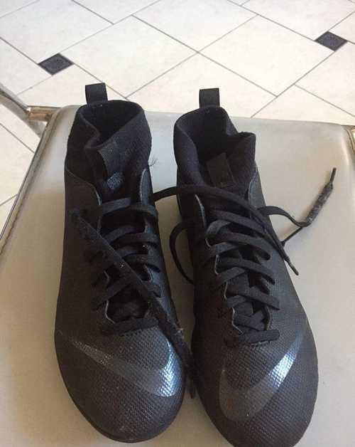 Бутсы сороконожки Nike
