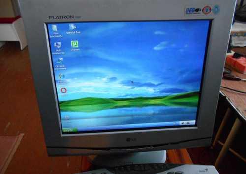 Монитор LG Flatron F900p