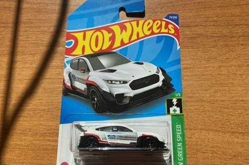 Hot wheels ford mustang mach-E 1400