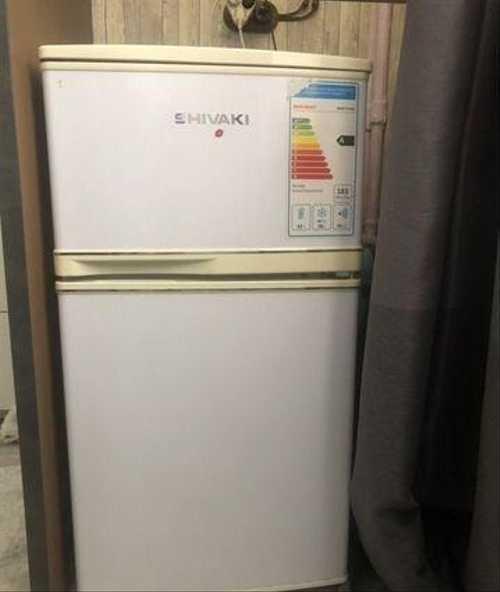Холодильник двухкамерный Shivaki / маленький 80 см