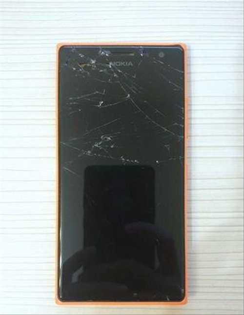Телефон Nokia Lumia 735