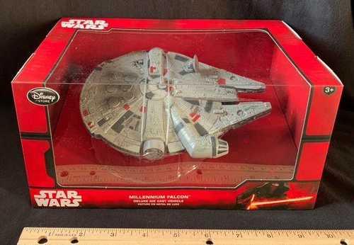 Disney Store Star Wars Millenium Falcon Deluxe