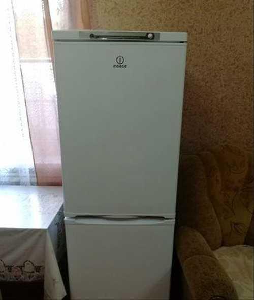 Холодильник Indesit бу