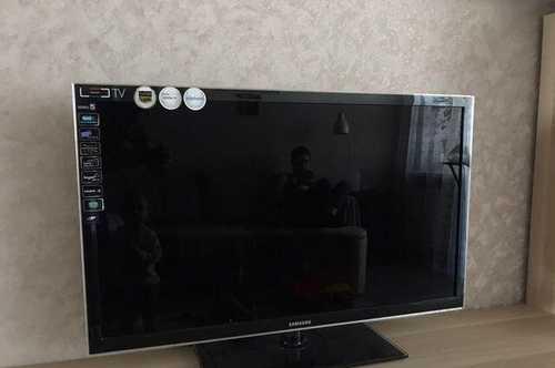 Телевизор Samsung LED 43’ модель UE40D5000pwxru