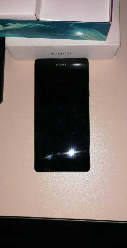 Телефон Sony Erricson E5