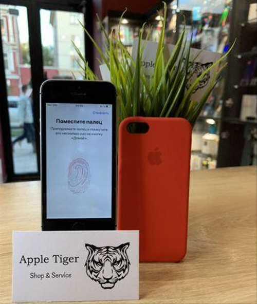iPhone se 32gb/gray space (с засветом)