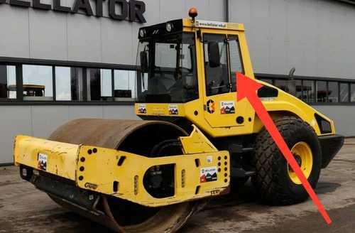 Стекло лобовое левое на каток Bomag Bw 219 D