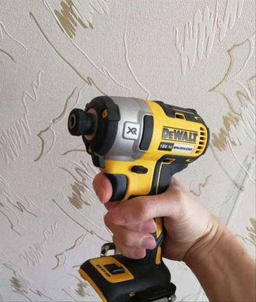 Гайковерт аккумуляторный dewalt