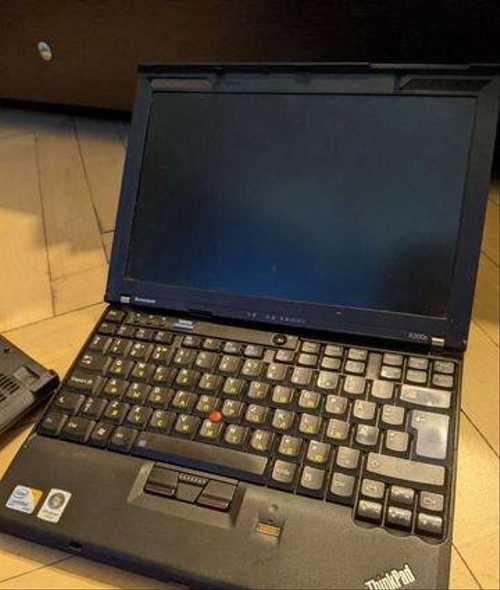 Lenovo Thinkpad x200s с док-станцией