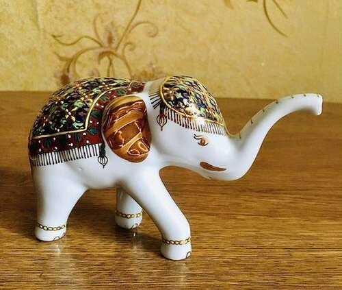 Индийский слон фарфор