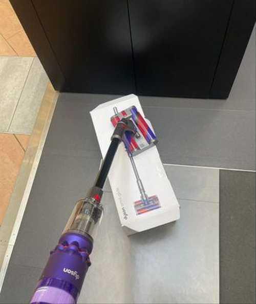 Пылесос Dyson omni glide