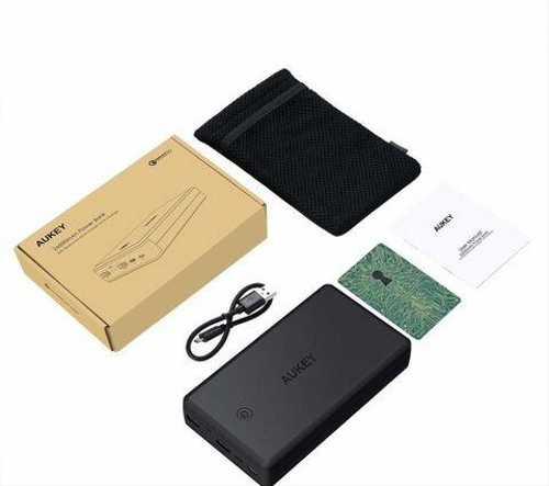 Внешний аккумулятор Aukey 30000mAh QC 3.0 (PB-T11)