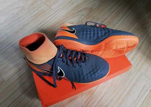 Футзалки Nike 37.5 в размер