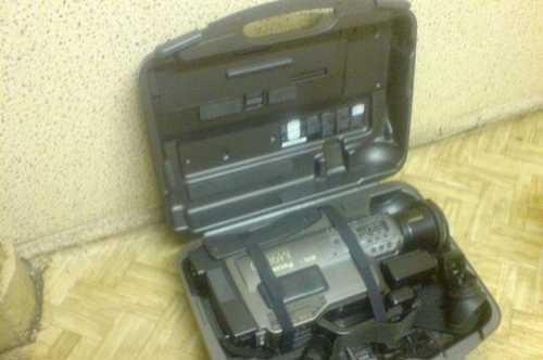 Видеокамера Panasonic S-VHS, M 9000